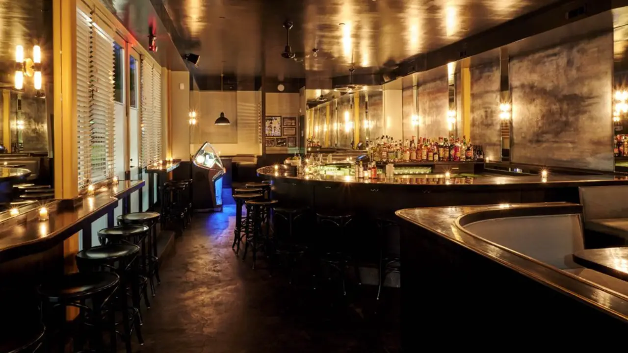 Top 10 Best Bars in Brooklyn for a Night Out in 2025 - The Social Brooklyn